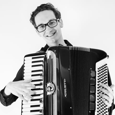 Hire London Scholle - Accordion Player in Lawrenceburg, IN | GigSalad