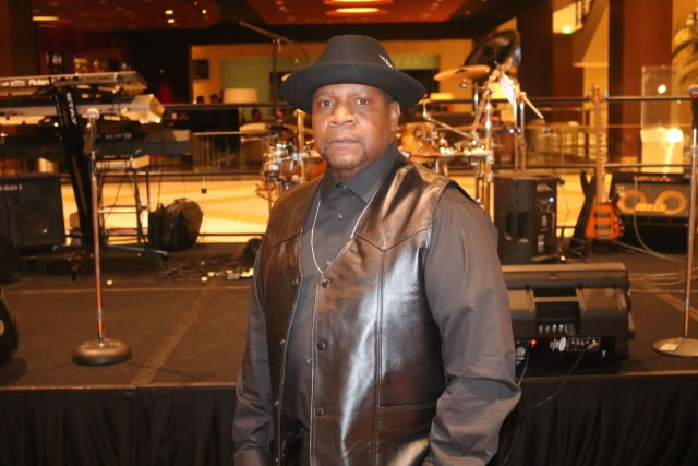 Hire 2b1 - Top 40 Band in Dallas, Texas