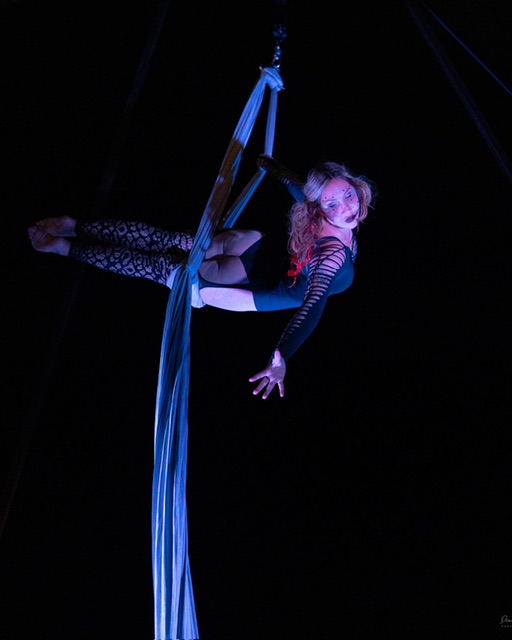 Hire Aerial Acrobatic - Aerialist in Oakland, California