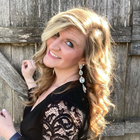 Hire Alicia Meza - Gospel Singer in Iowa Park, Texas