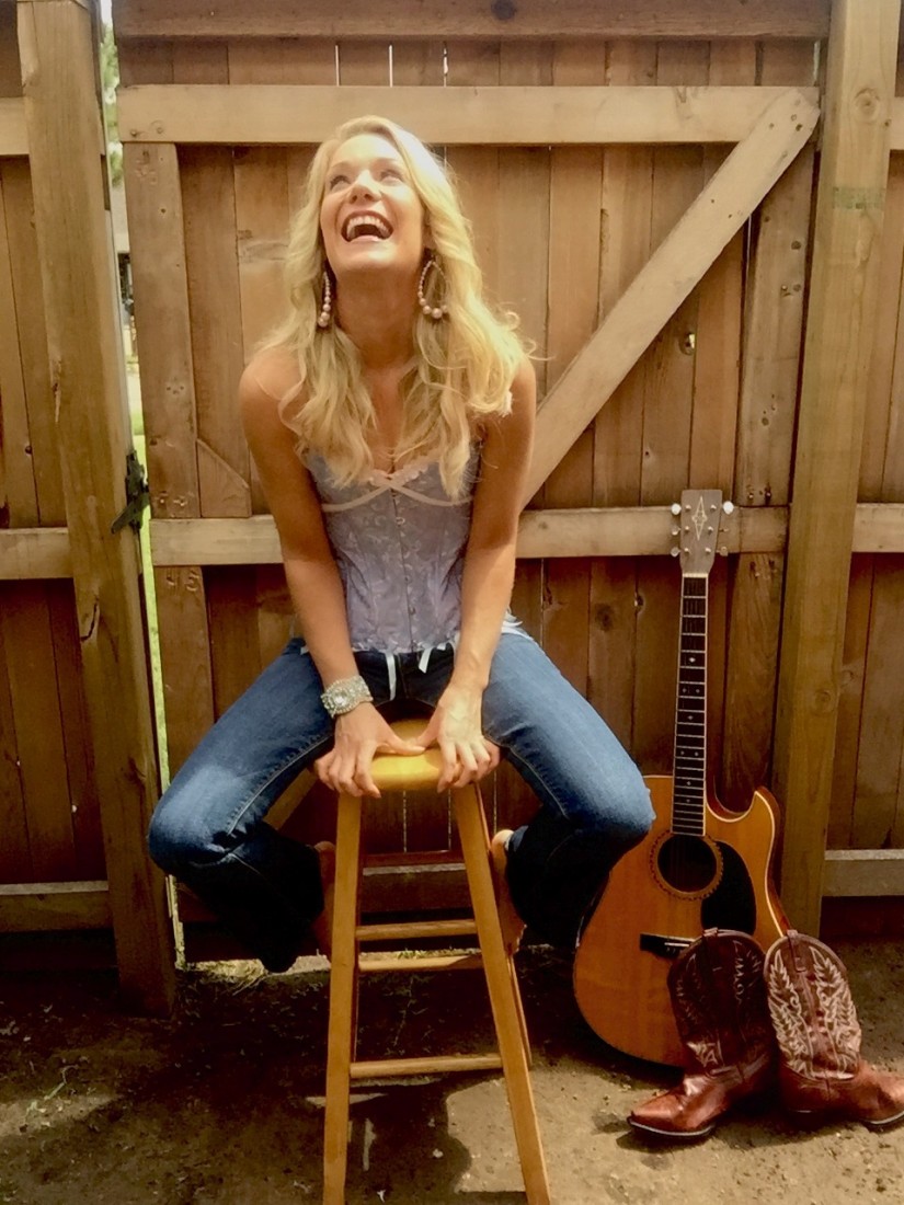 Hire Allison Arms - Singer/Songwriter in Oklahoma City, Oklahoma