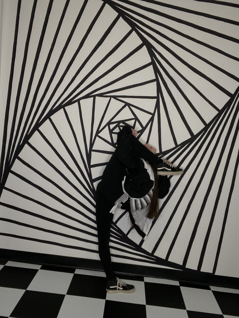 Hire Alyssa Tavares "Wednesday Addams" - Contortionist in Warwick ...