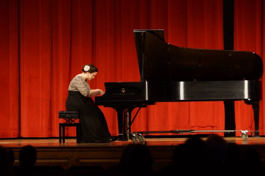 Hire Amanda Eversole - Classical Pianist in Normal, Illinois