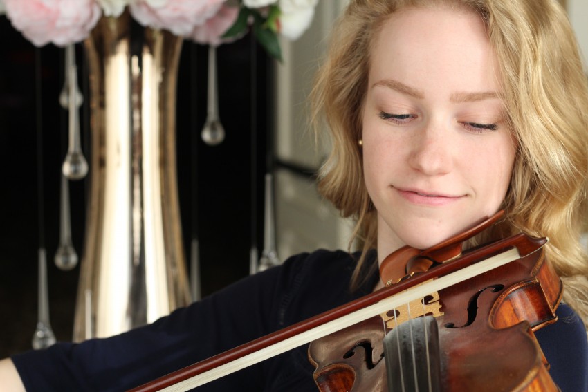 Hire Amy Pinkus - Violinist in Toronto, Ontario