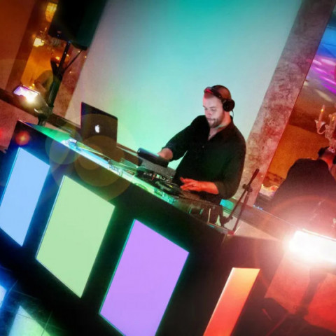 Hire Awesome DJs and Photo Booth - Wedding DJ in Homer Glen, Illinois