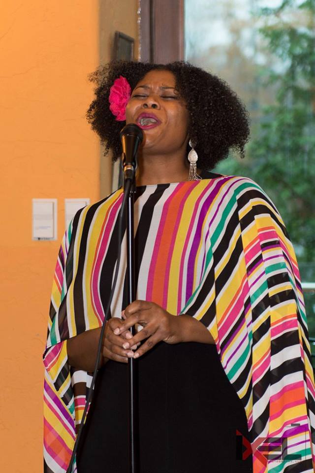 Hire Ayesha Thomas - Soul Singer in San Antonio, Texas
