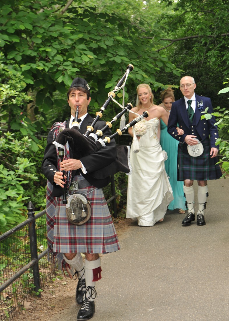 Hire Bagpipes & Celtic Music - Bagpiper in Fresh Meadows, New York