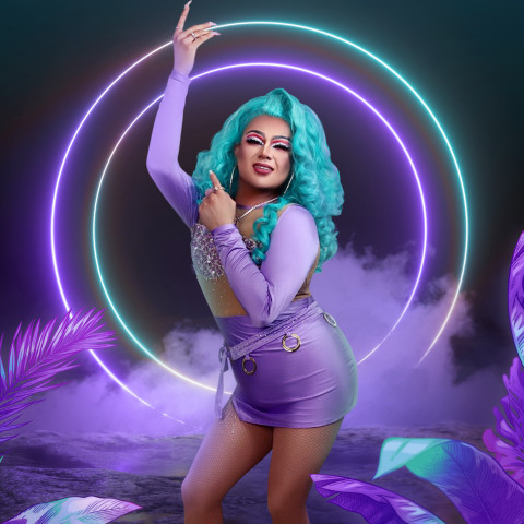 Hire Berlynn Atomic - Drag Queen in Costa Mesa, California