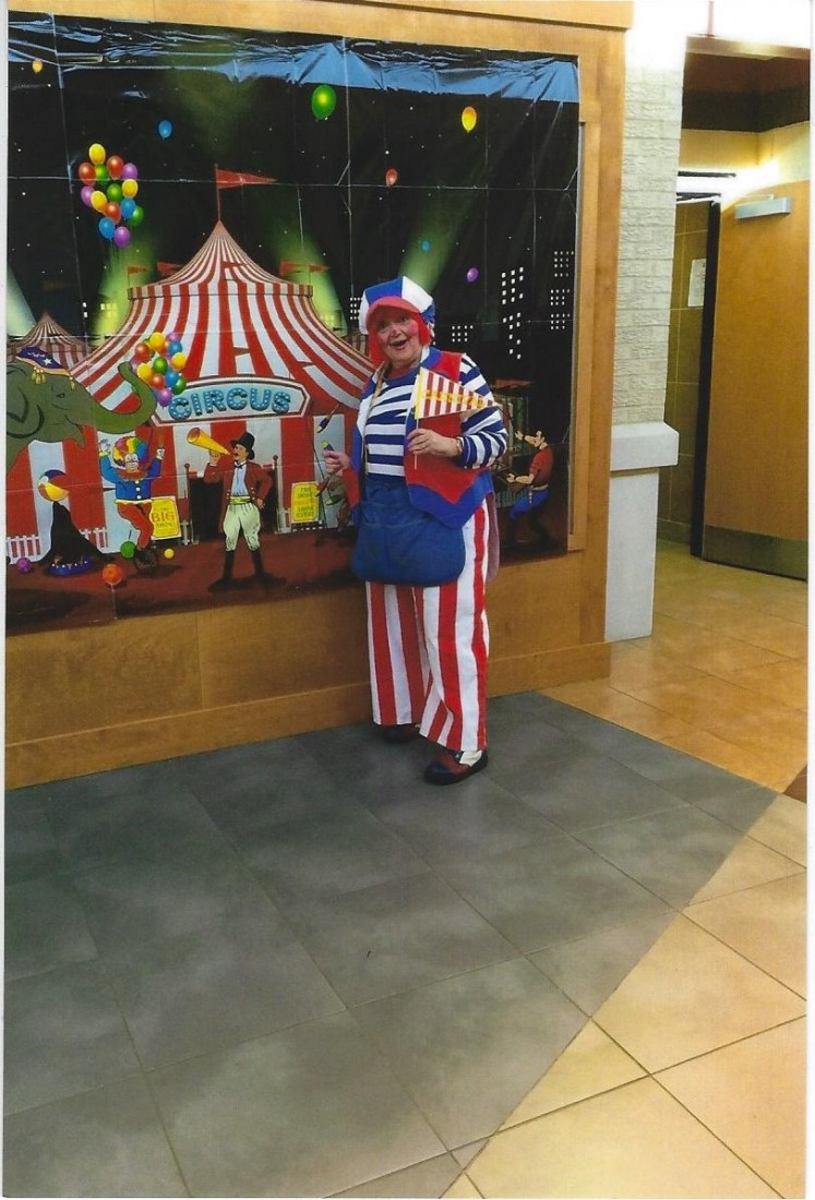 Hire Bingo the Balloon Clown - Balloon Twister in Beloit, Wisconsin