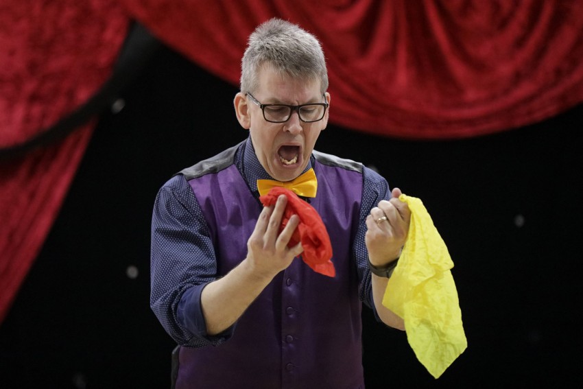 Hire Bumbling Bert - Children’s Party Magician in Toronto, Ontario