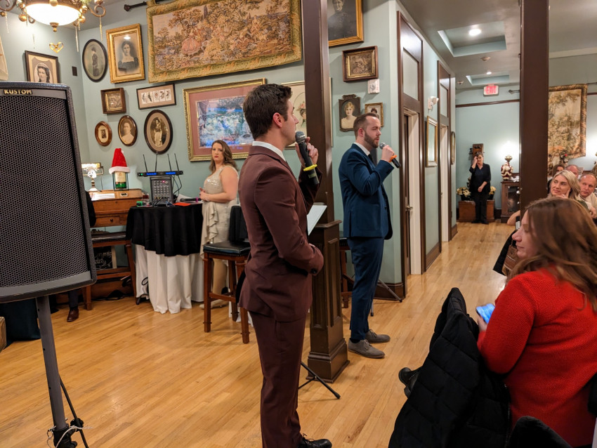 Hire Cabaret Singers - Singing Group in Painesville, Ohio