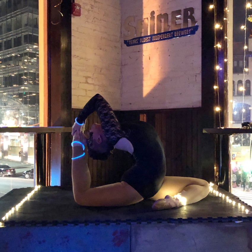 Hire Captivating Contortion - Contortionist in Washington, District Of ...