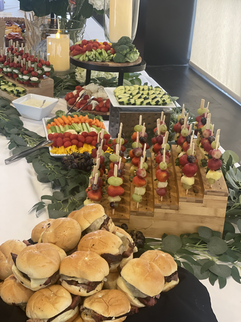 Hire Carl & ‘Chelle’s Grill Room - Caterer in Goldsboro, North Carolina