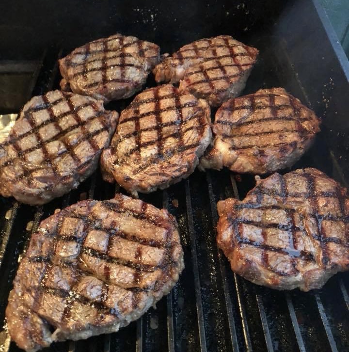 Hire Carl & ‘Chelle’s Grill Room - Caterer in Goldsboro, North Carolina