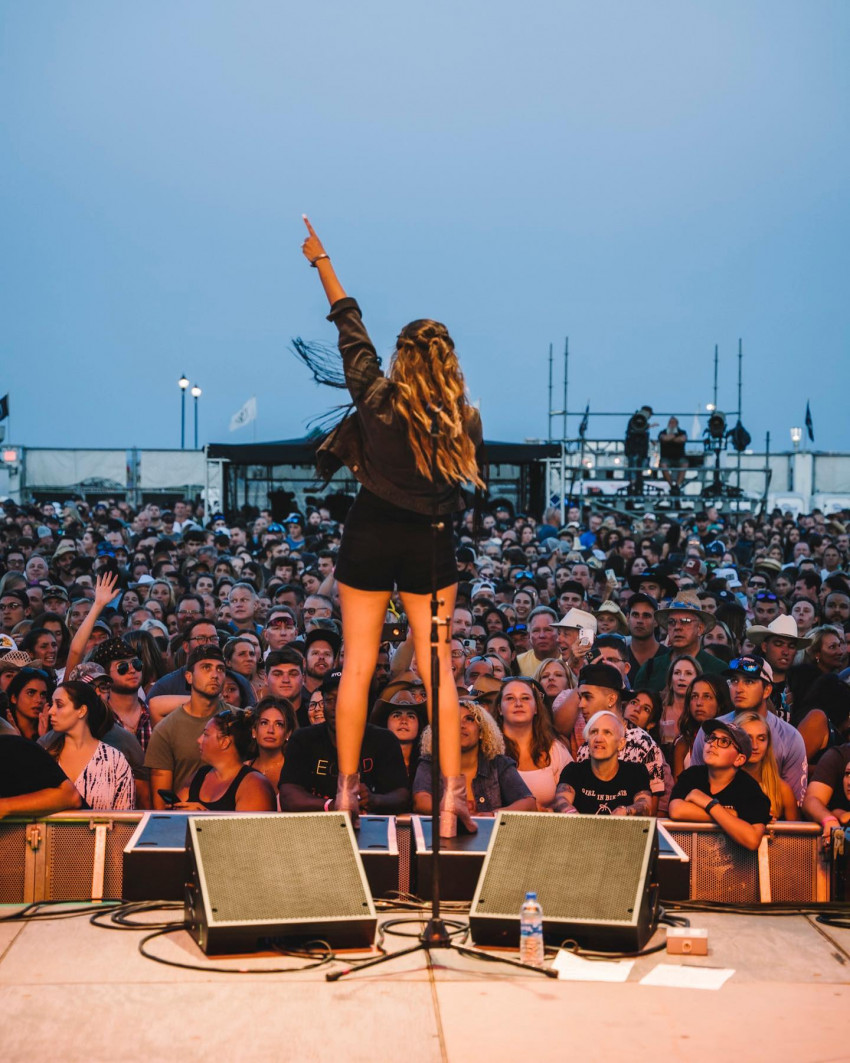 Hire Carolyn Miller - Singing Guitarist in New York City, New York