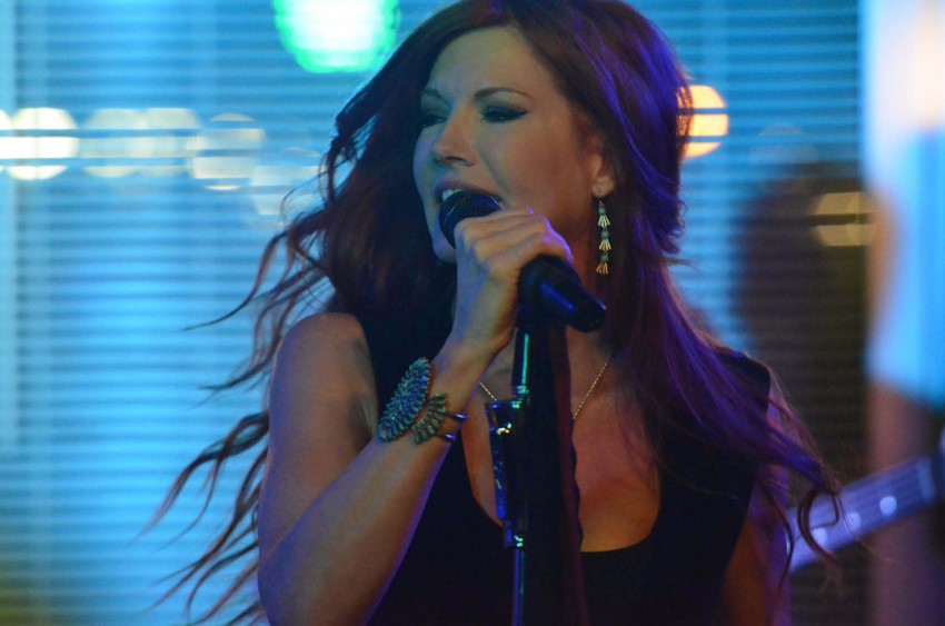 Hire Catherine Loyer and Strawberry Roan - Cover Band in Portland, Oregon