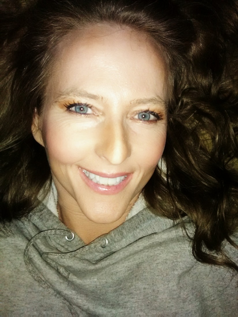 Hire Charish - Actress in Fresno, California