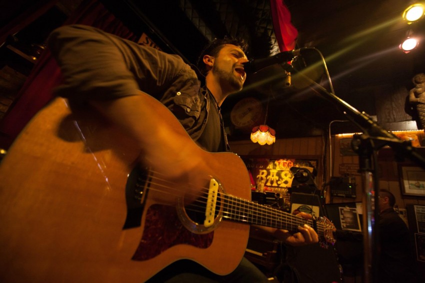 Hire Chris James - Singing Guitarist in Berkeley, California