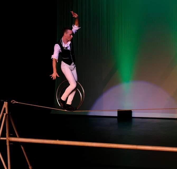 Hire Atomic Circus - Acrobat in Chicago, Illinois