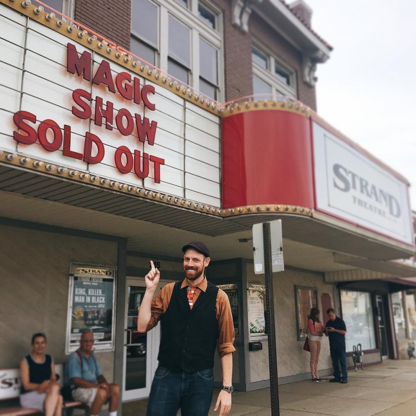 Hire Comedy Magician Daniel Lusk - Magician in Indianapolis, Indiana