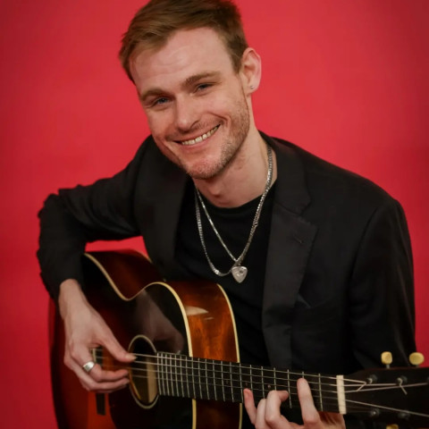 Hire Courtney gerard fleming - Singing Guitarist in New Hyde Park, New York