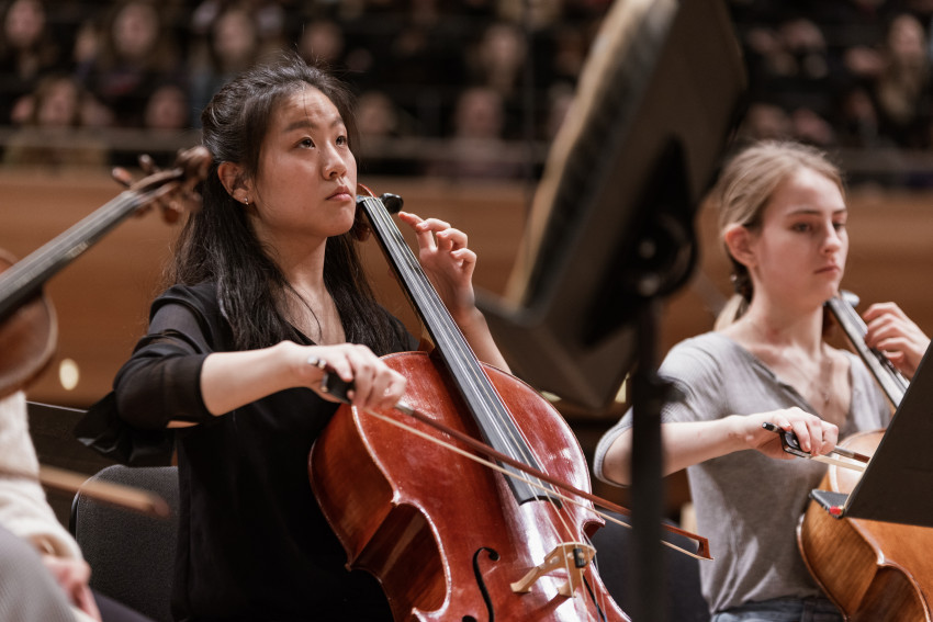 Hire Crystal Kim, Cellist - Cellist in Montreal, Quebec