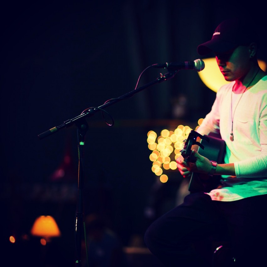 Hire Daniel Switch - Singing Guitarist in Minneapolis, Minnesota