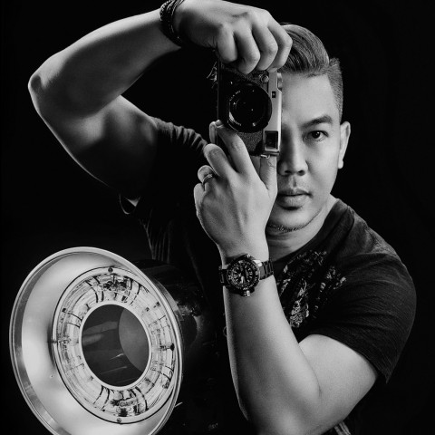 Hire Dar Ramos Photography - Portrait Photographer in Calgary, Alberta