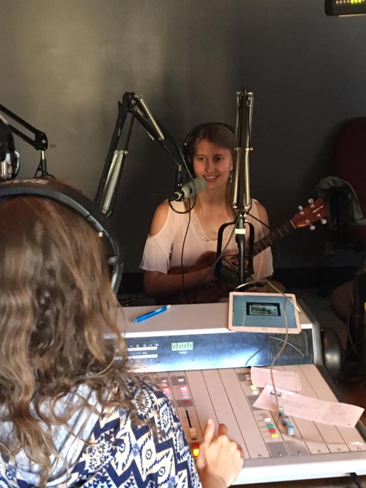 Hire Deanna Ray - Singer/Songwriter in Kansas City, Missouri