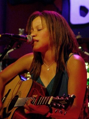 Hire Denise Russell - Singing Guitarist in Barberton, Ohio