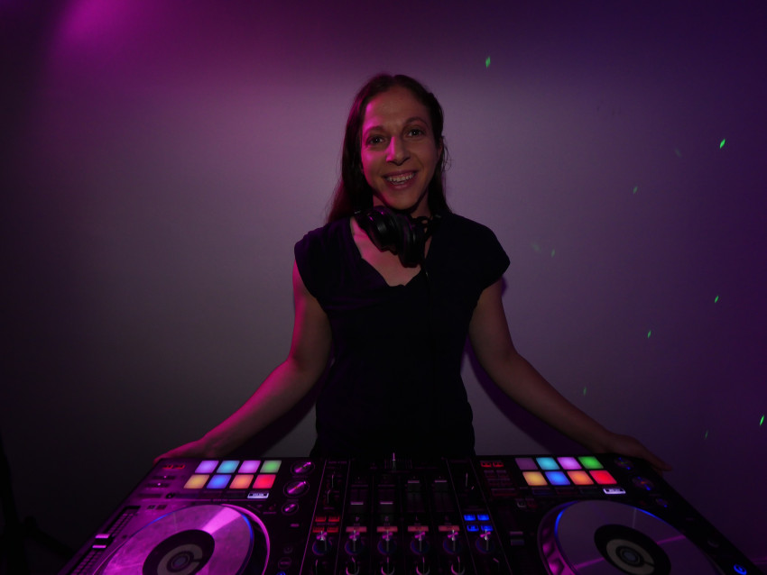 Hire DJ Anna Awe - DJ in West Hollywood, California