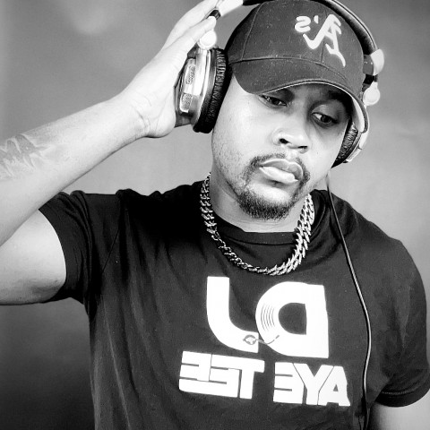 Hire DJ AyeTee - Mobile DJ in Beverly Hills, California