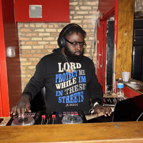 Hire DJ Beanz - DJ in Chicago, Illinois