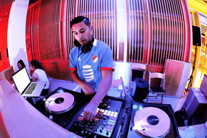 Hire DJ BUSY B - DJ in Roseville, California