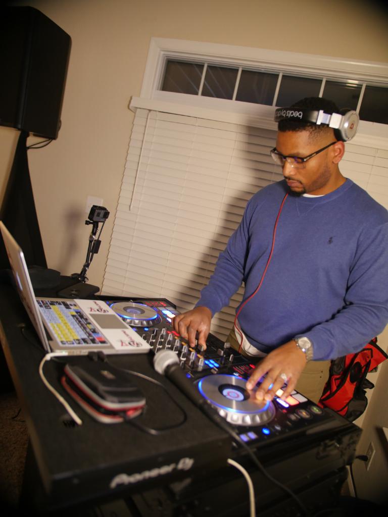 Hire Sound Source Entertainment LLC - DJ in Virginia Beach, Virginia