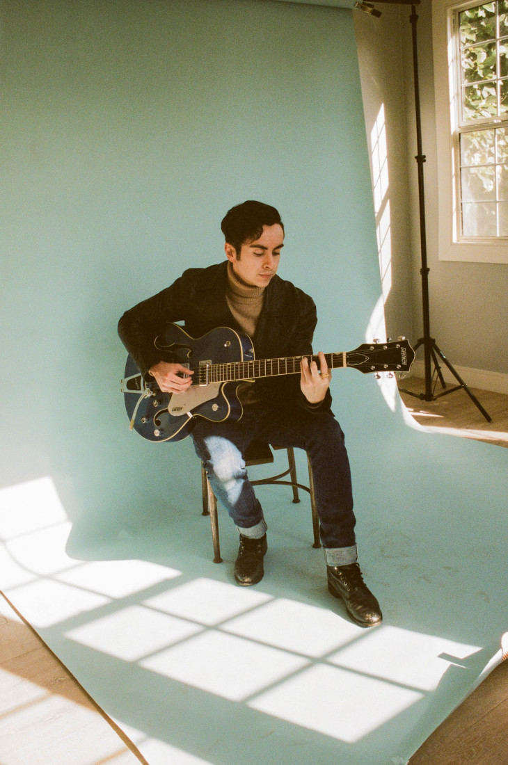 Hire Dylan Chambers - Singing Guitarist in Los Angeles, California