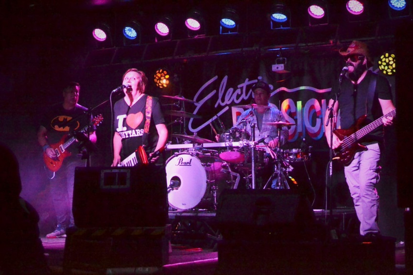 Hire Electric Popsicle - Party Band in London, Ontario