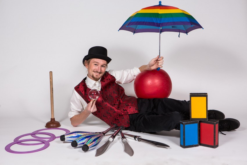 Hire Eli March - Juggler in Portland, Oregon