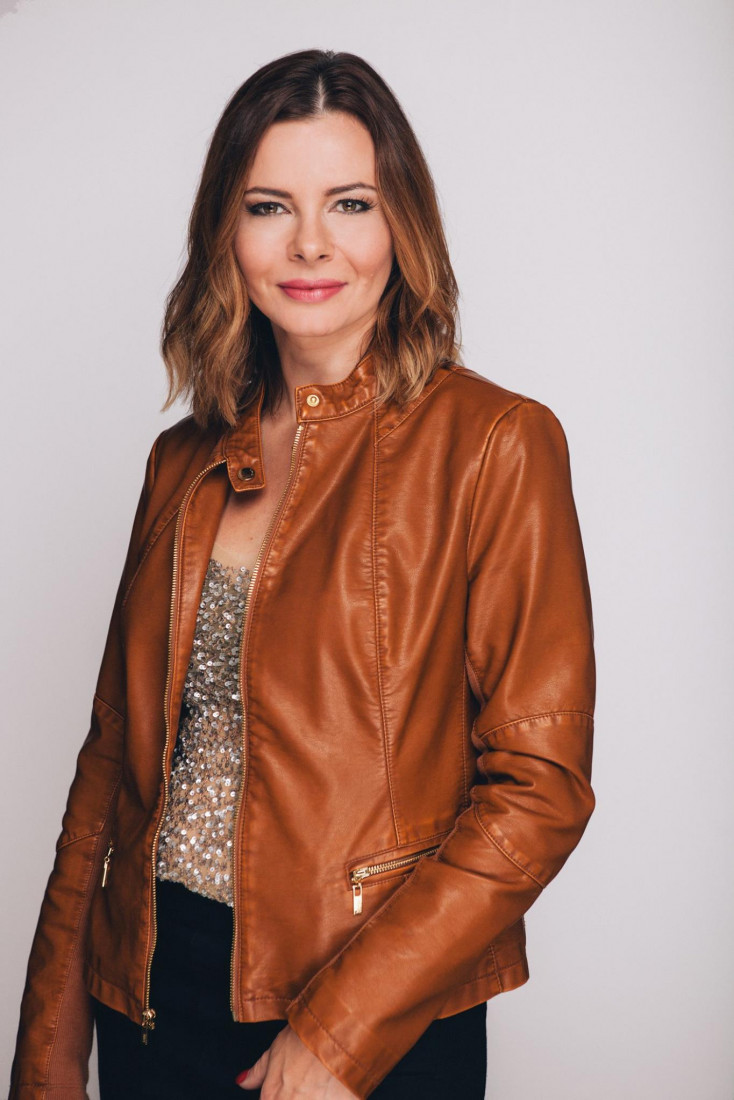 Hire Elissa Lansdell, Emcee - Emcee in Burlington, Ontario
