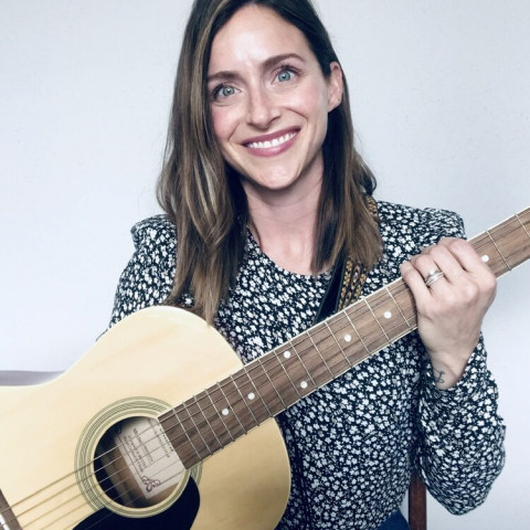 Hire Elizabeth Luppino, vocalist - Singing Guitarist in Littleton, Colorado