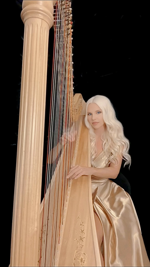 Hire Emma The Harpist - Harpist in Naples, Florida