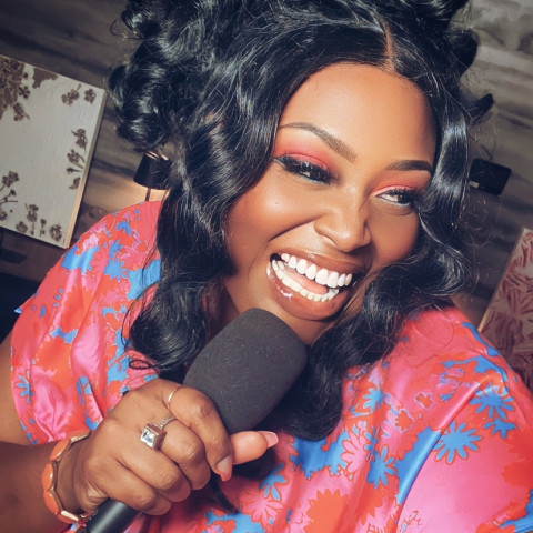 Hire Entertainment Host & Correspondent - Arts/Entertainment Speaker in ...