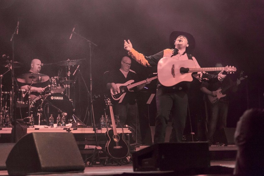 Hire The Garth Guy - Garth Brooks Impersonator in Las Vegas, Nevada