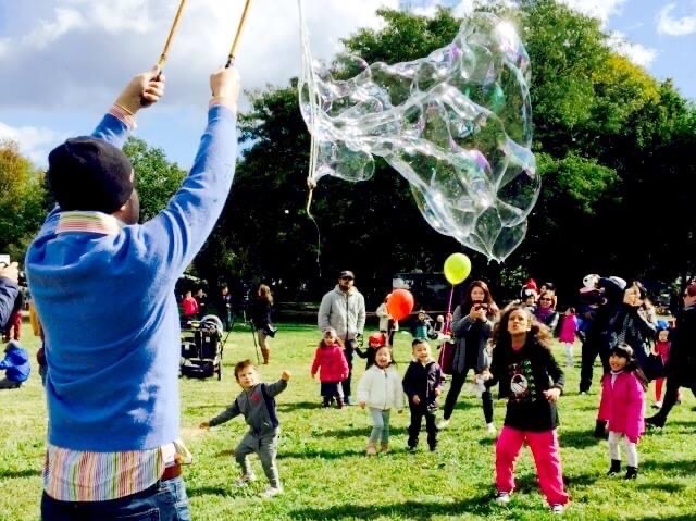 Hire Giant, Outdoor Bubbles - Bubble Entertainment in Astoria, New York