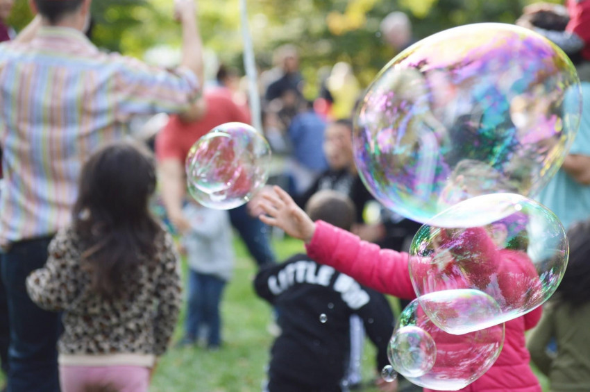 Hire Giant, Outdoor Bubbles - Bubble Entertainment in Astoria, New York
