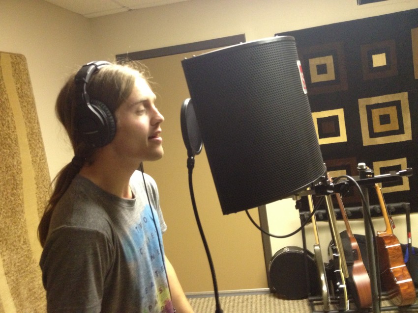 Hire Gideon Roberts - Singer/Songwriter in Dallas, Texas