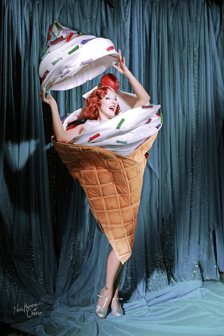 Hire Gin Minsky - Burlesque Entertainment in New York City, New York