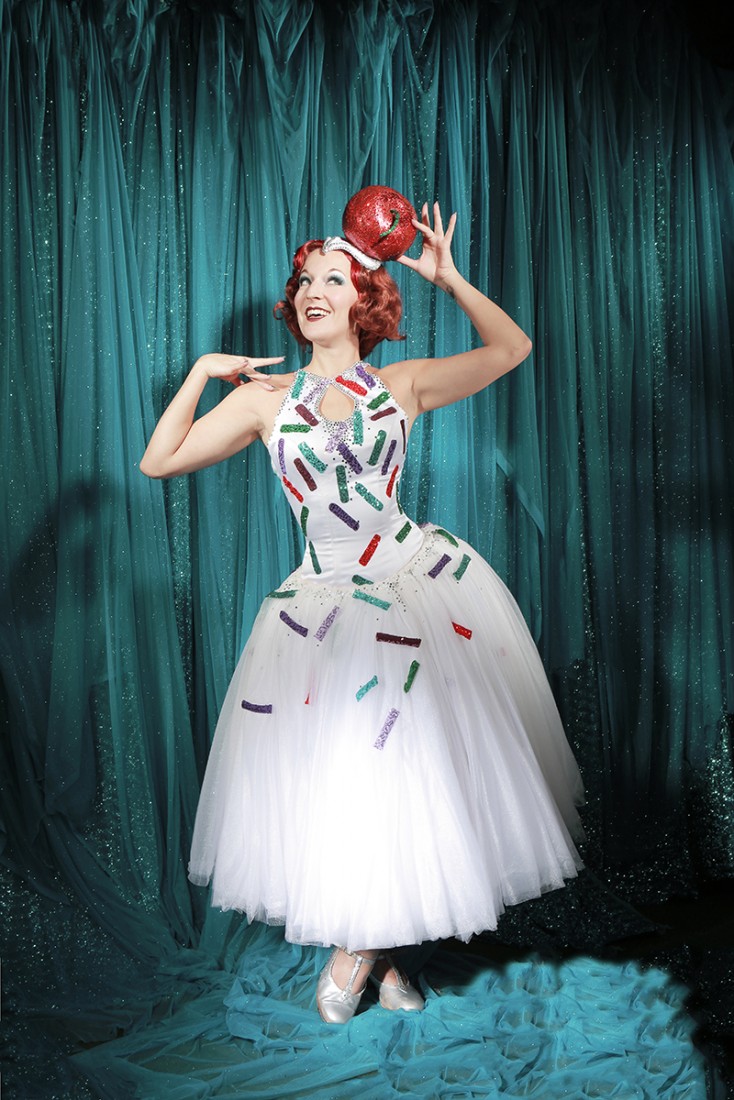 Hire Gin Minsky - Burlesque Entertainment in New York City, New York