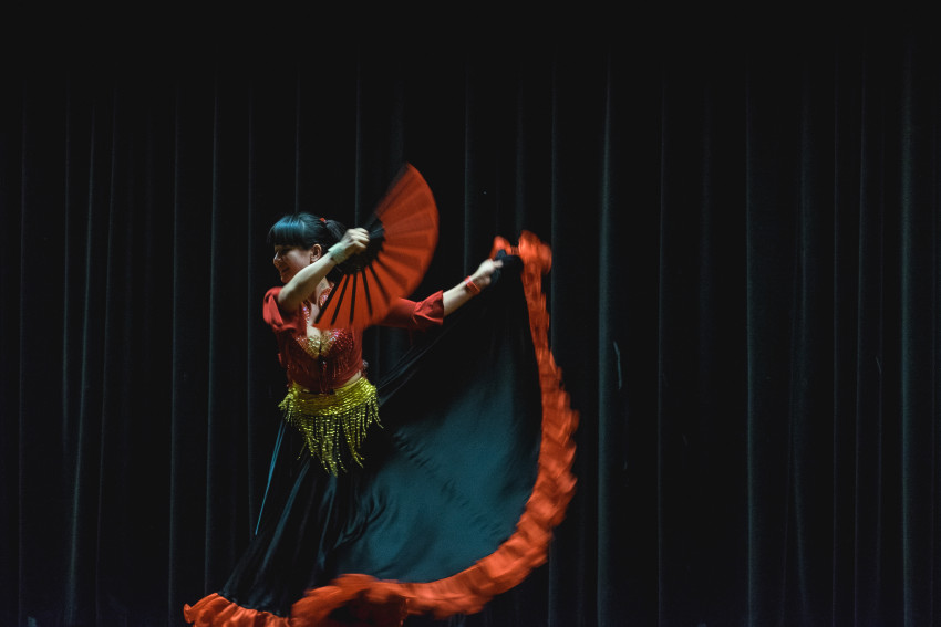 Hire Goddess Wing dance - Burlesque Entertainment in Chicago, IL | GigSalad