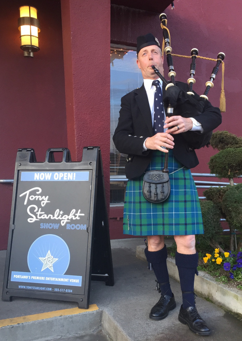 Hire Scottish Bagpiper Gordon Convoy - Bagpiper in Portland, Oregon